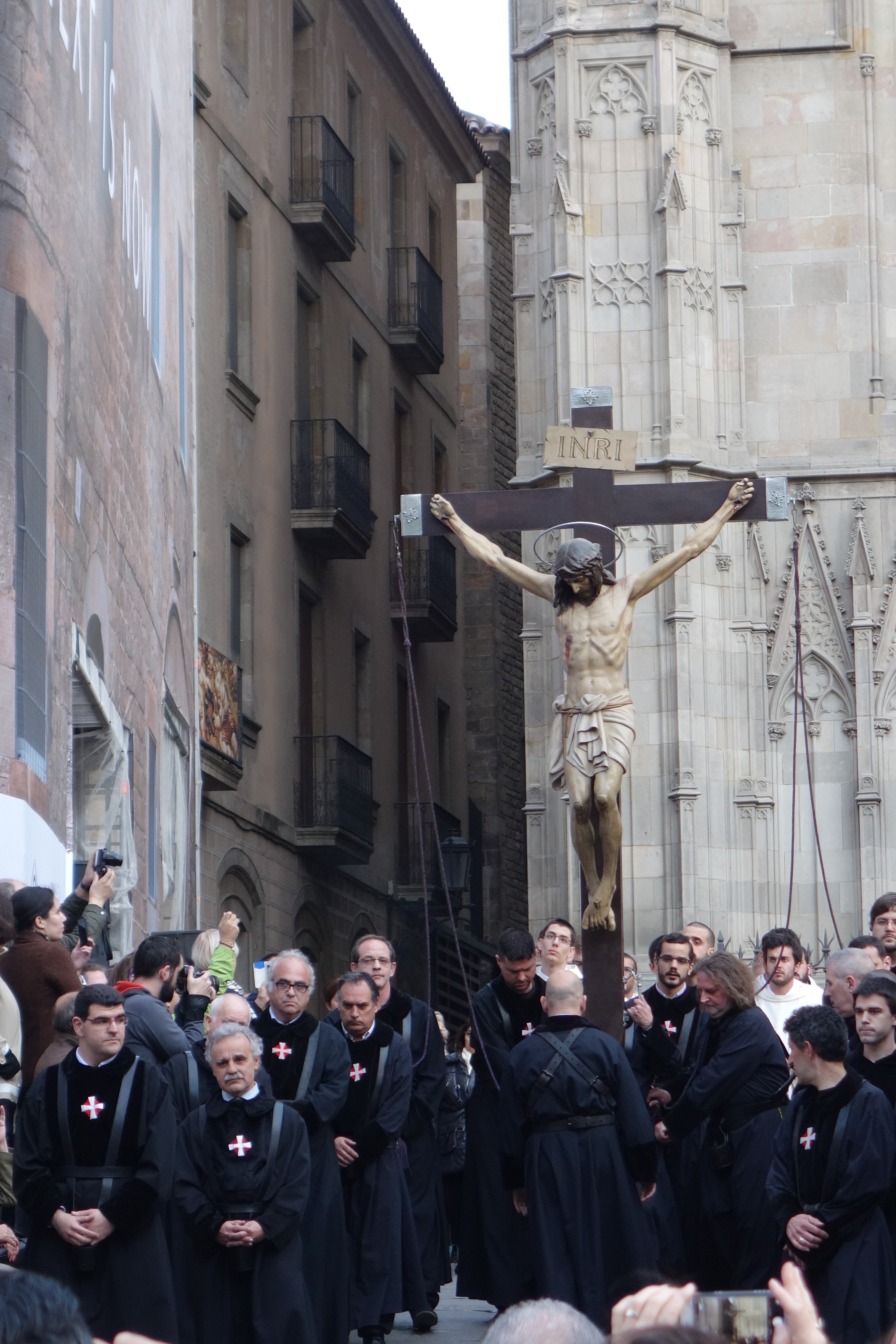 Barcelona! – Day 2: Queues, Processions & Freaks – TravelGal's Notes